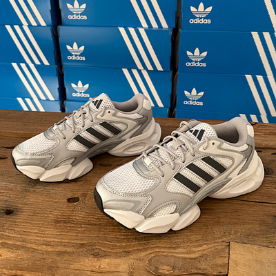 Adidas防滑耐磨休闲透气运动鞋