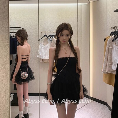 复古暗黑蕾丝露背收腰连衣裙