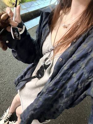 水洗肌理感  藏蓝拼绿格纹 纸片人100%棉薄软防晒宽松长袖衬衫女