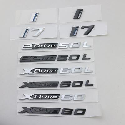 适用于宝马i7尾标XDrive60L车贴