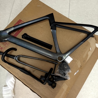 VENGE碳纤维公路车架定制喷涂