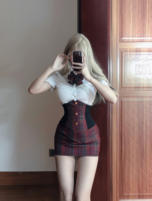 IQCQ包臀裙辣妹风半身裙