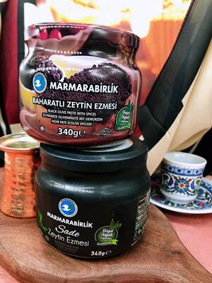 黑橄榄果酱土耳其橄榄涂抹吐司