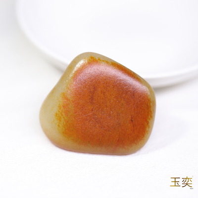 玉奕和田玉籽料红皮独籽原石