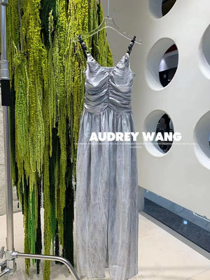 AW新中式V领吊带连衣裙女夏季高级感露背仙女气质海边度假长裙