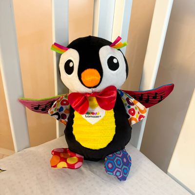 清仓拉玛泽企鹅宝宝安抚抱偶。翅膀带响纸一触摸哗哗响。超柔软。