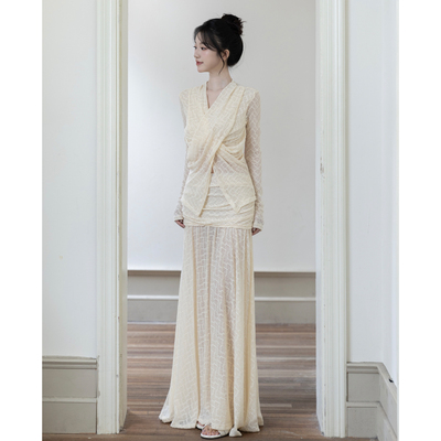 SerioLudere蛋仔很懒/ 设计感小众V领上衣微透半身裙奶油杏套装女