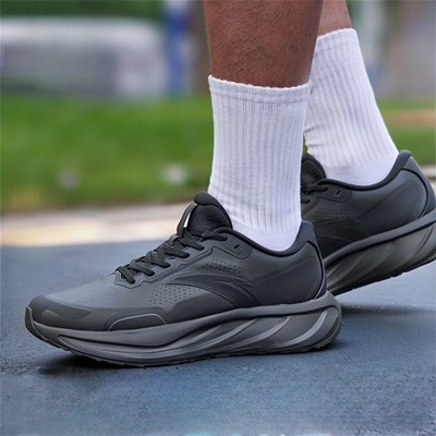 安踏跑步鞋男2025秋冬旅步2.5代缓震PG7科技软底运动鞋112545545