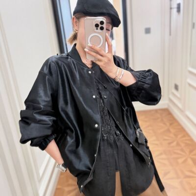 哑光黑调柔软无束缚轻奢牛皮外套
