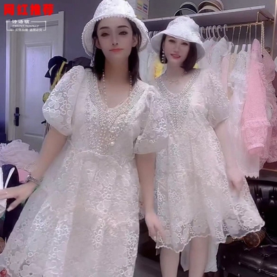 季新款宽松刺绣花朵显瘦裙子