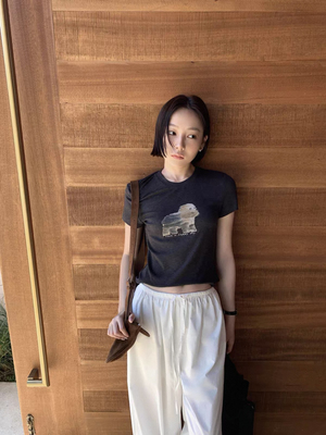 修身显瘦小狗印花短袖T恤女2026春夏款休闲圆领白t恤减龄上衣8021