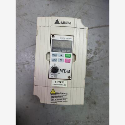 台达变频器0.75KW VFD007M21A 上