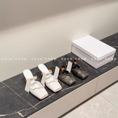 蝴蝶结包头后空高跟凉鞋