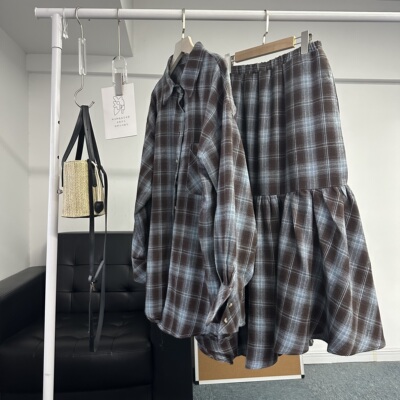 港风复古格子衬衫女2025秋冬磨毛棉宽松显瘦设计感衬衫+半裙套装