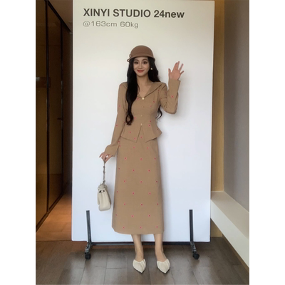 XINYI【气质主场】秋季绣花西装上衣+半身裙显瘦两件套X624A11664