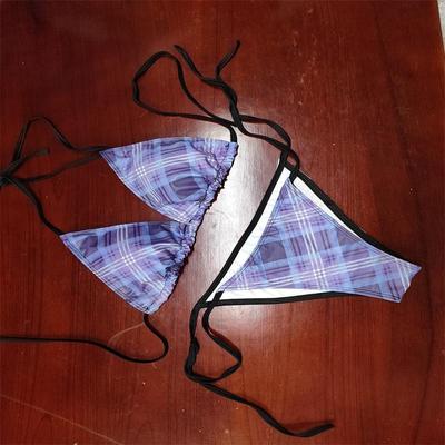 泡温泉女生格纹挂脖分体泳衣套装