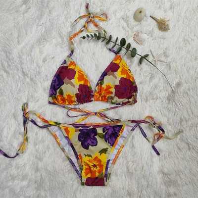 性感多巴胺三角碎花绑带款比基尼