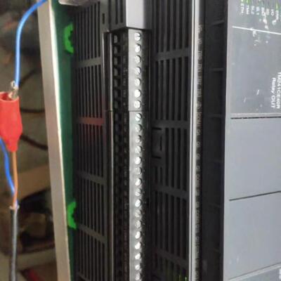 议价TM241CE40R PLC控制器 工业自动化可编程控制模块维修