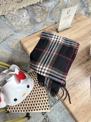 Carbon Water薄款围巾女秋冬季百搭披肩两用仿羊绒英伦格子流苏