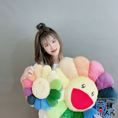 时尚日本村上隆毛绒抱枕摆件