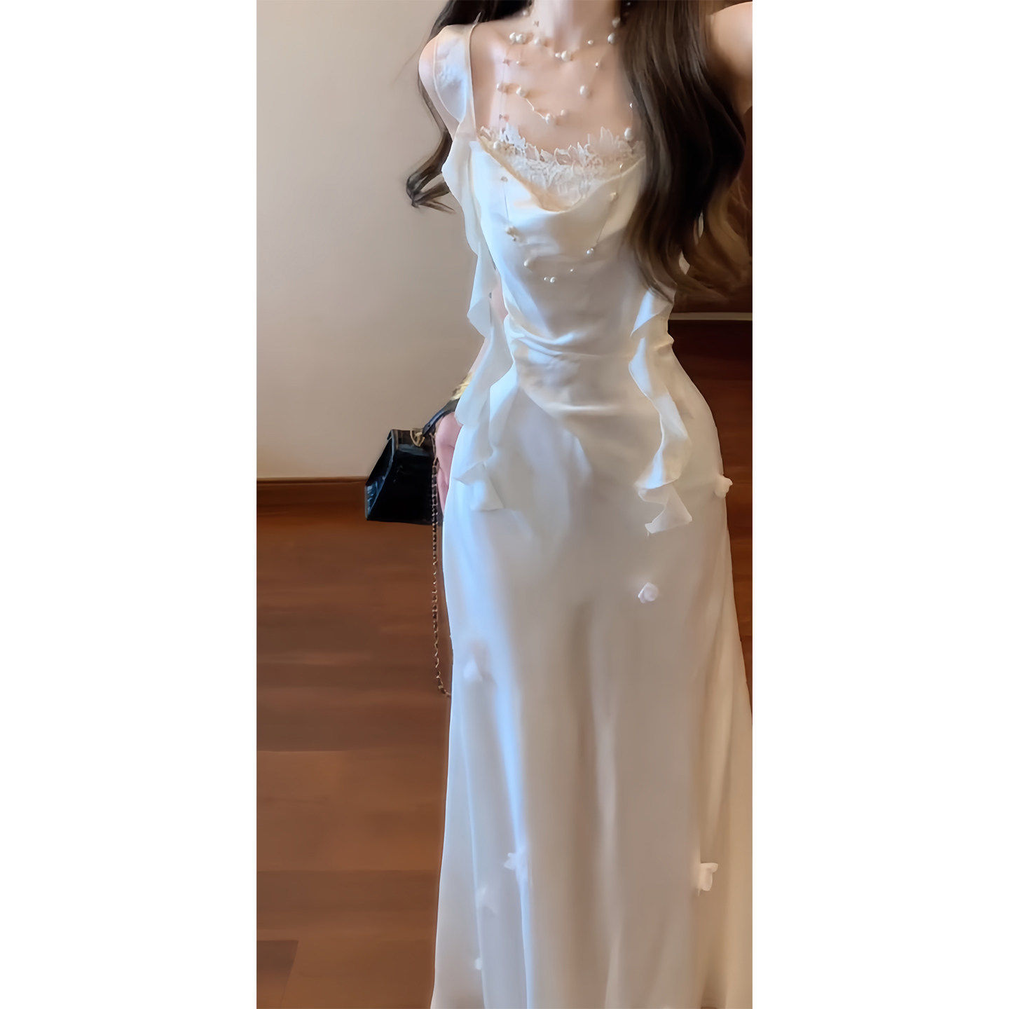 法式小资缎面蕾丝拼接吊带绝美不撞款连衣裙重要场合漂亮裙子26夏