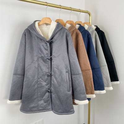 B1031麂皮绒时尚连帽外套2025新款女装皮毛一体牛角扣羊羔毛大衣