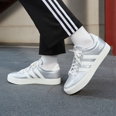 Adidas/阿迪达斯DAILY 4男女通用复古耐磨透气运动休闲板鞋KH8007