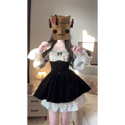 假两件波点拼接方领连衣裙