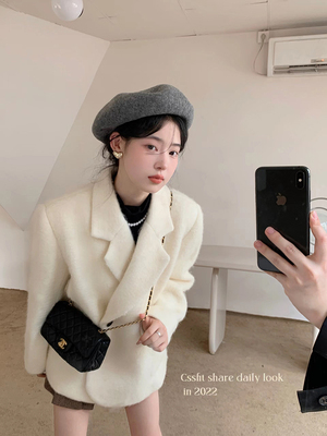 千山暮雪白色羊毛大衣