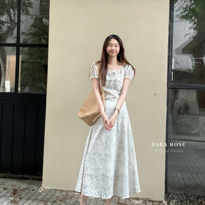 DARA ROSE-绝美米蓝色蕾丝镂空花朵连衣裙DR5785