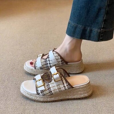 女夏一脚蹬厚底增高松糕凉拖