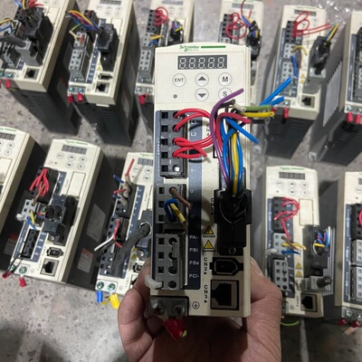 议价施耐德伺服驱动器 LXM23DU01M3X