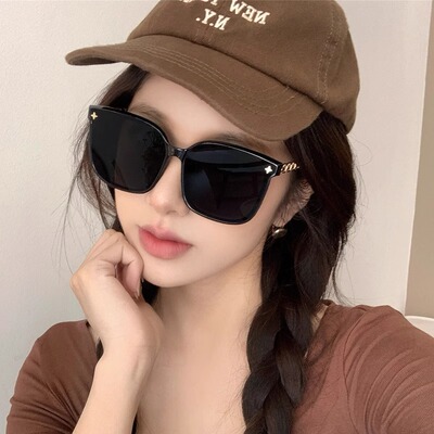 高级感显脸小防紫外线黑色墨镜