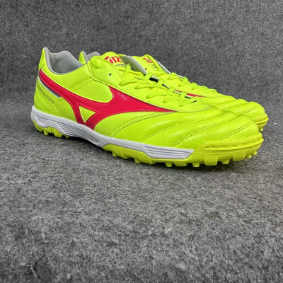 特价美津浓男子袋鼠皮碎钉足球鞋