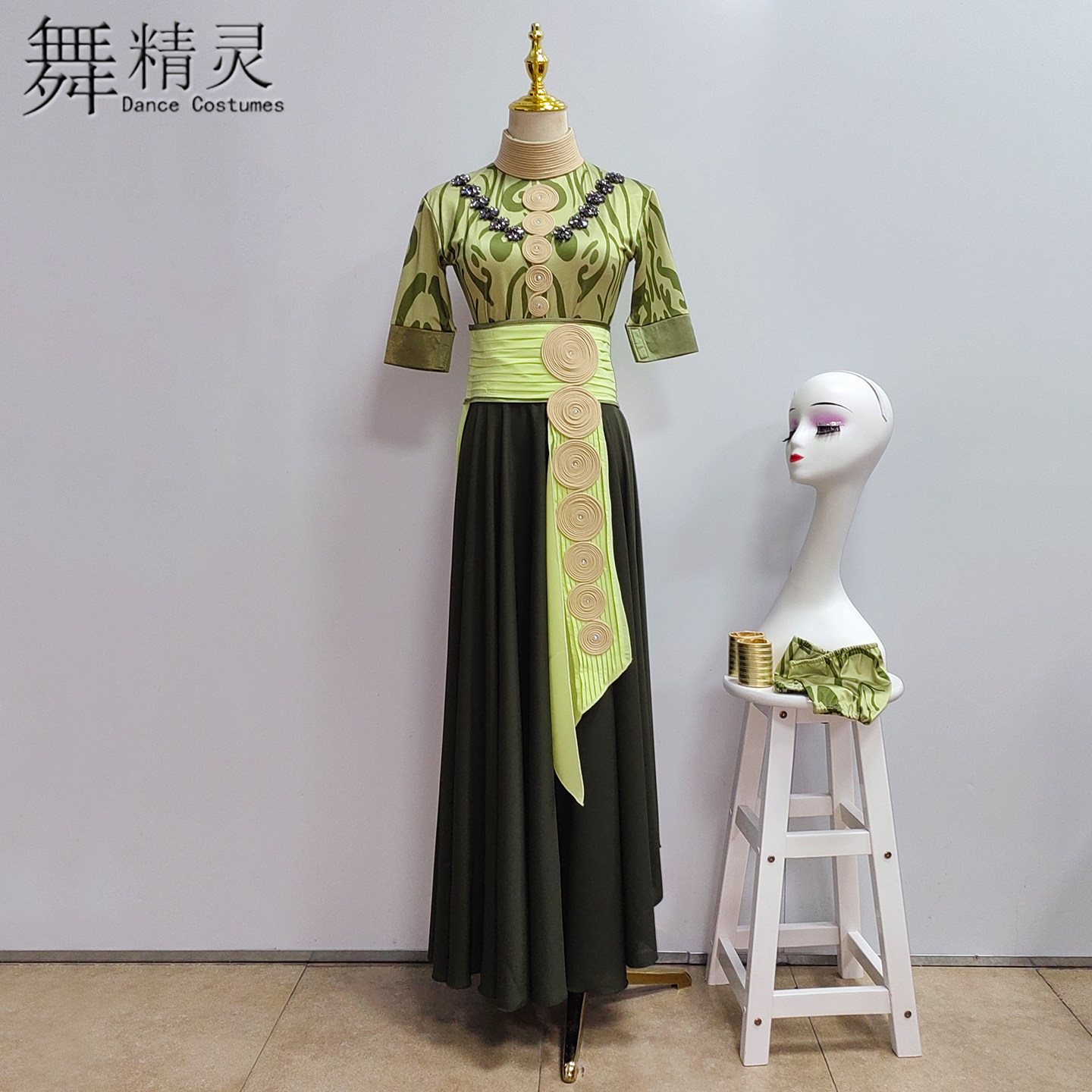 傣族月下青禾舞蹈服飘逸练习大摆裙开叉裙剧目演出服孔雀舞艺考服
