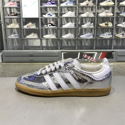 阿迪达斯三叶草秋女运动休闲板鞋