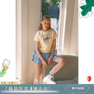 THESEVENTHTAIL设计师品牌趣味苹果印花修身宽松款T恤奶黄色