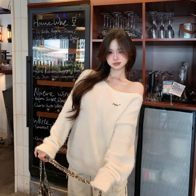 sanjati圆领仿貂毛毛衣