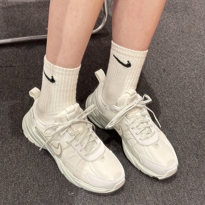 Nike V2K Run GTX 潮流运动 低帮 老爹鞋 女款 白色FZ2622-004