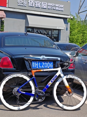 意大利 Cinelli PRESSURE ADR 碳纤维公路车 白色碳轮105大套油碟