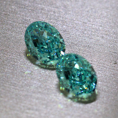 雷迪恩帕拉伊巴椭圆冰花蓝绿碧玺