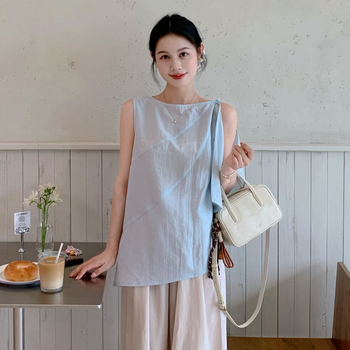 【爱神序曲】ELLE露肩天丝无袖小衫女装2026夏季新款亚麻衬衫上衣