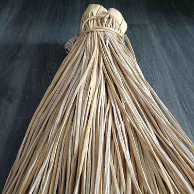 自己做马鞭的原料牛皮稍