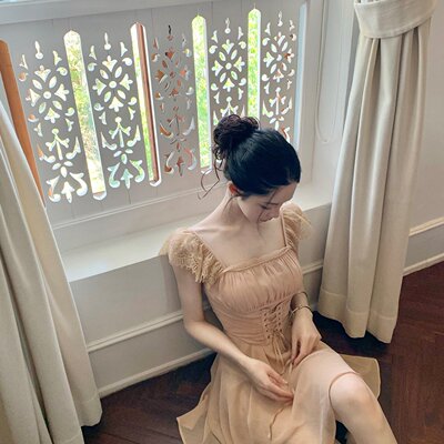 网图收腰显瘦裸粉色连衣裙女设计感短裙