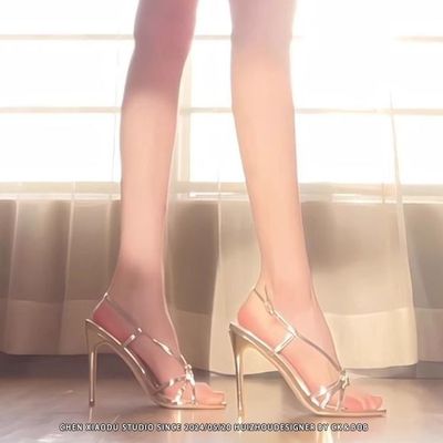 大码凉鞋女2025新款金色高跟凉鞋露趾一字带细跟配裙高跟鞋仙女风