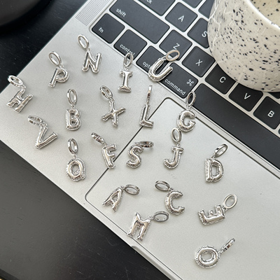 电白气球字母S925纯银吊坠