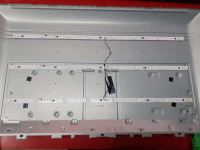 TCL L39F1A东芝39L2650C灯条0EM39LB05_3030F2.1_V0.7 E469  71CM