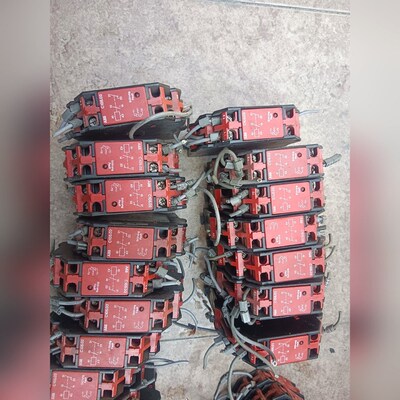 ABB安全继电器 C105.02VDE 0435C250 议价