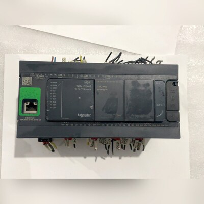 施耐德编程控制TM241C24T实物拍摄.功能好成色新 议价