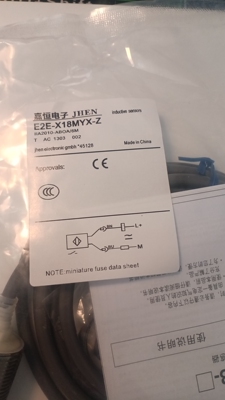 E2E-X18MYX-Z T AC 1303 002 接近开关